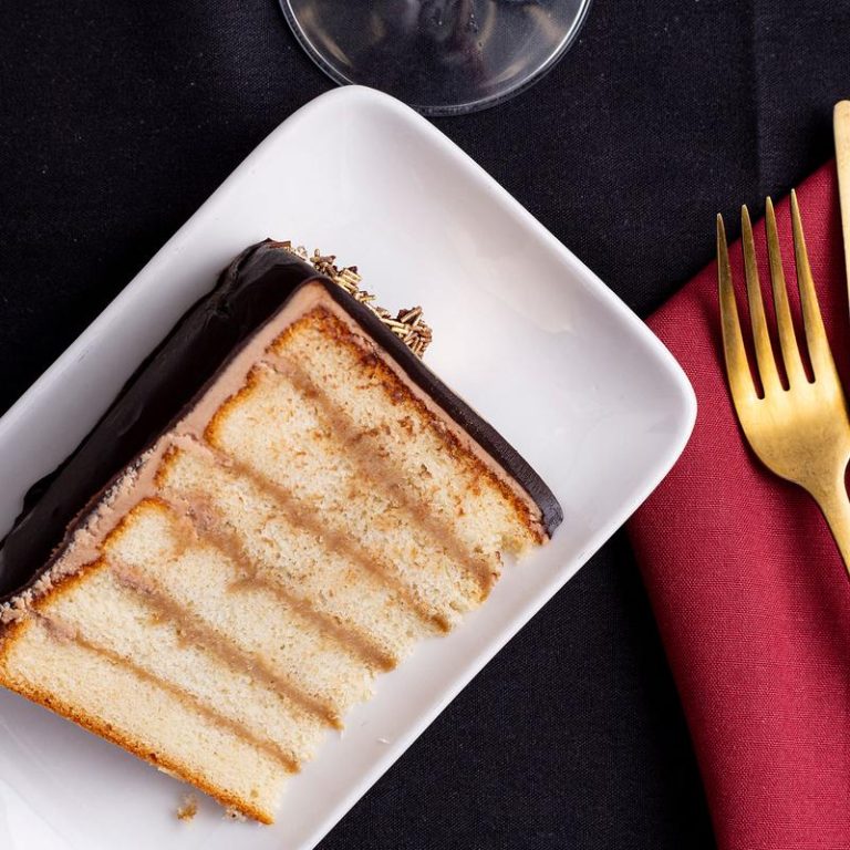 New Orleans Vampire Cafe - The Vamp Empire